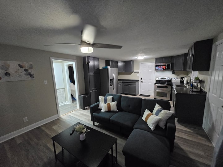 Cozy Pine Acres Home Away From Home - Fayetteville, NC