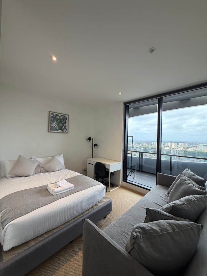 30th Floor View Cozy 2b2b In Carlton - Australia