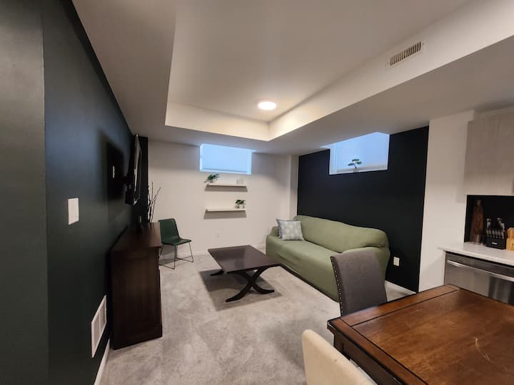 Unbeatable Deal! Spacious 2 Bed Sleeps 4 - Barrie