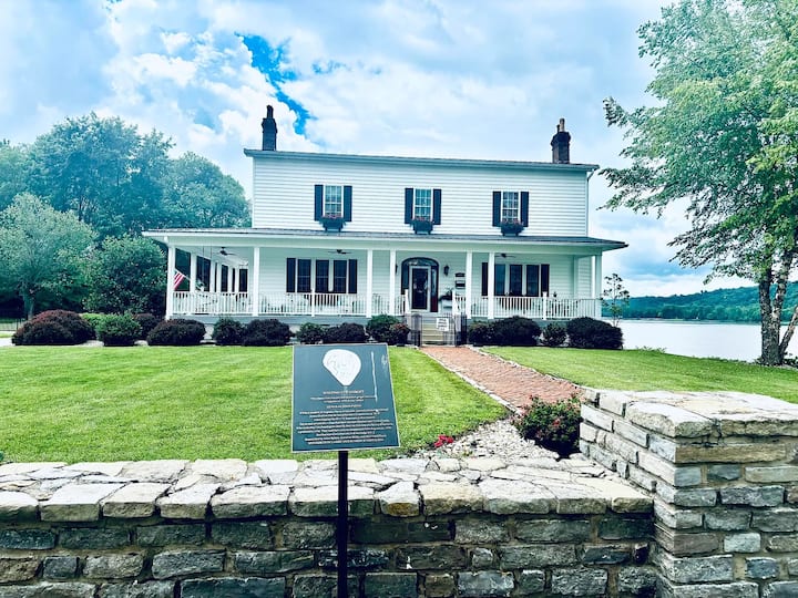 Coyote Moon Riverside Inn | Historic River Retreat - Georgetown, OH