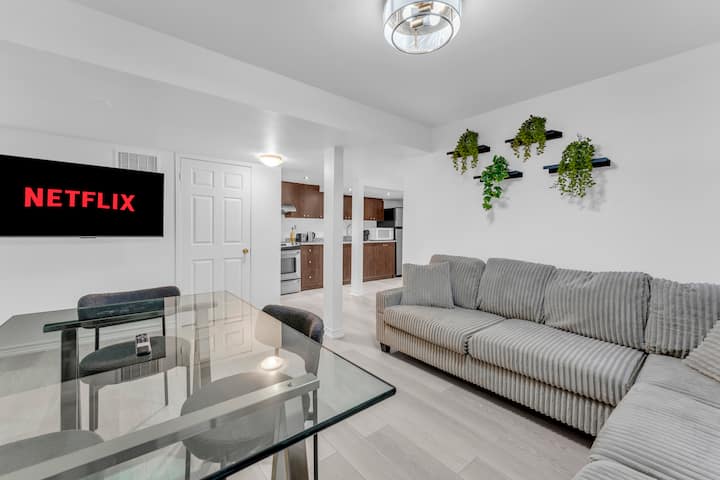 Stylish 2br Basement | Sleeps 4 - Brampton