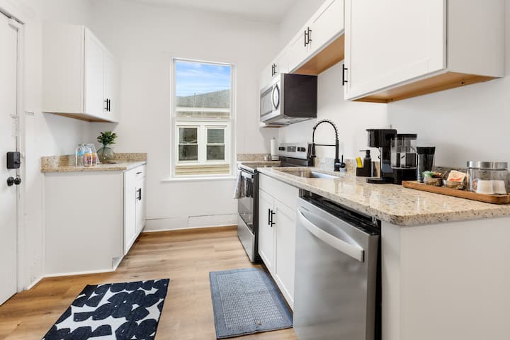 Urban 1br Bungalow | Fire Pit + Near 5 Points - Columbia, SC