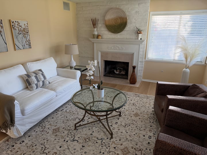 Centrally Located Peaceful House In A Good Area - San Fernando, CA