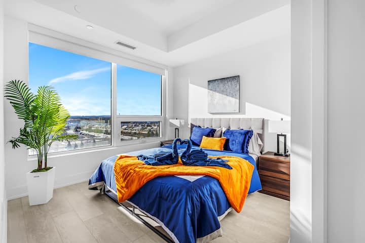 Peaceful & Stunning Condo Near Local Dining & More - Burlington