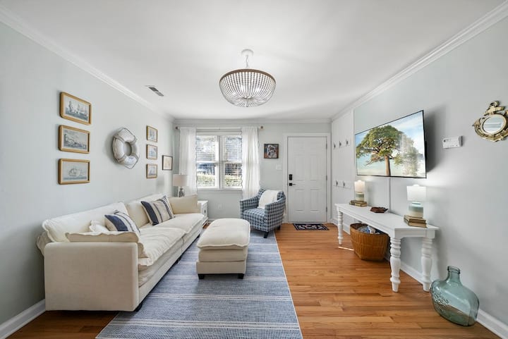 Captain's Quarters - Raleigh