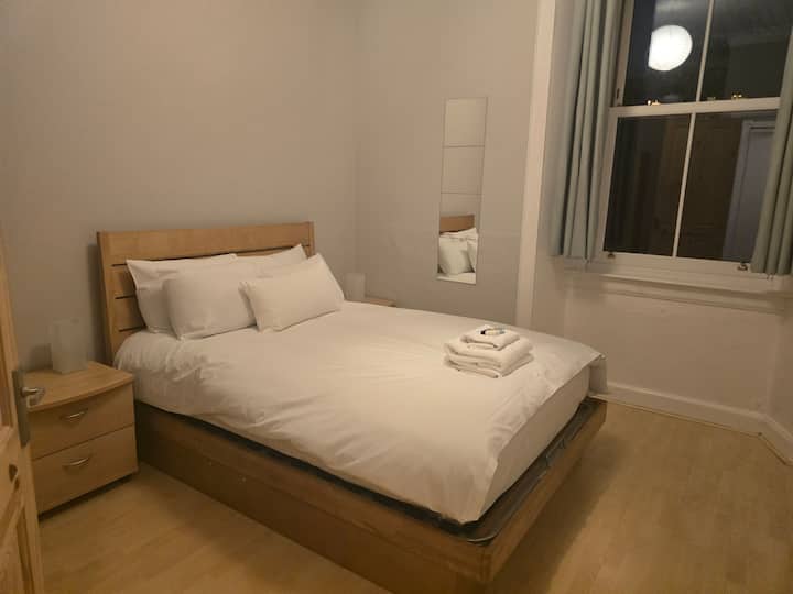 Comfy Semi-central Stay Near Entertainment Park - Edinburgh