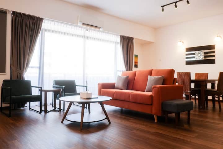 Gurneyville 5-2 : 3 Bedroom 2 Bathroom 2 Car Parks - Penang