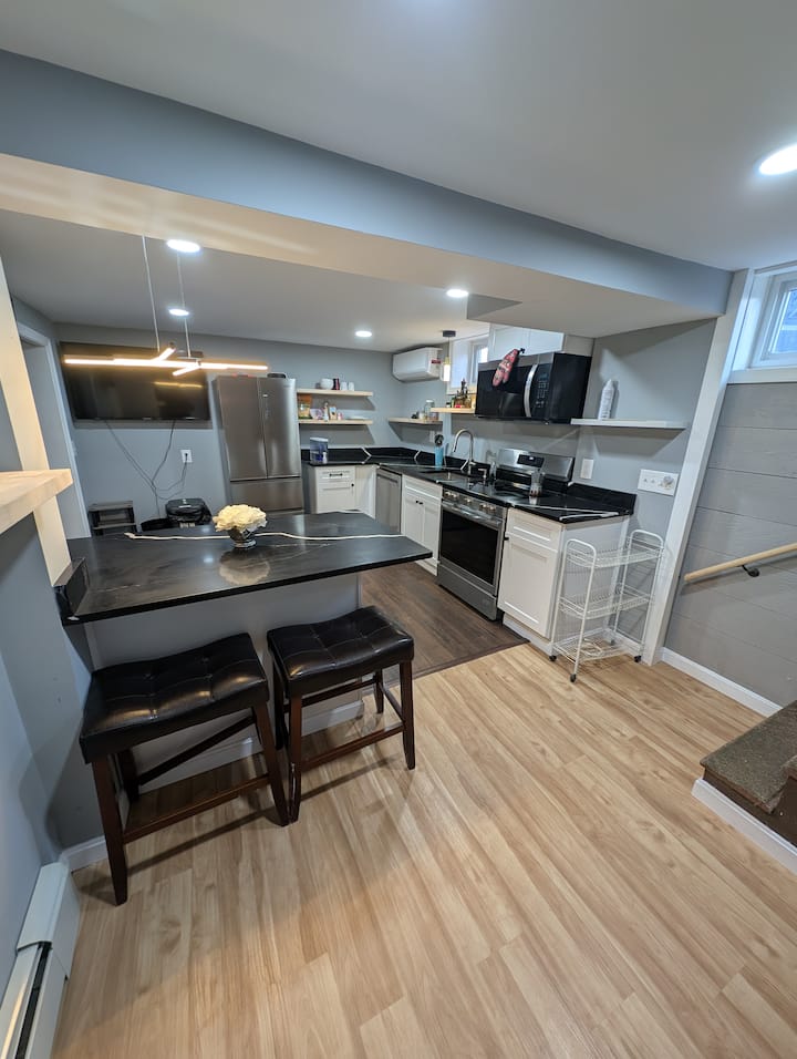 A Cozy Apartment In A Lovely Neighborhood. - Rhode Island