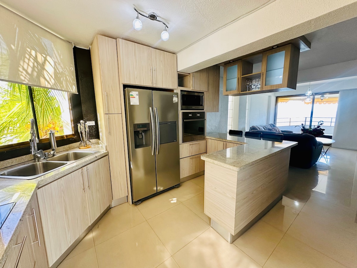 Spectacular Oceanfront Apartment - Apartments for Rent in Lecherías ...