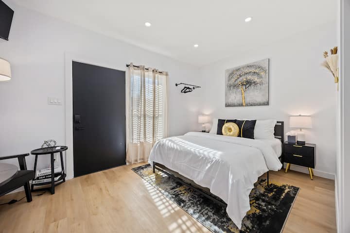 Cityscapes Studio Suite #C @ East Downtown - Houston, TX