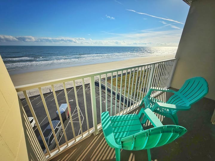 New! Beautiful Oceanfront Studio Private Balcony - Daytona Beach, FL