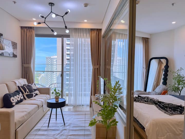 Căn Hộ Sạch Sẽ ,đầY đủ Vật Dụng. View Góc Xéo Biển - Vietnam