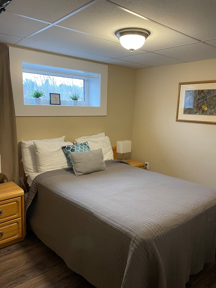 Cozy Tranquil Retreat - Your Home Away From Home! - Kenora