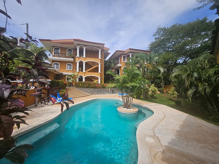 Newly Renovated Main Floor Unit, Spacious & Serene - Tamarindo