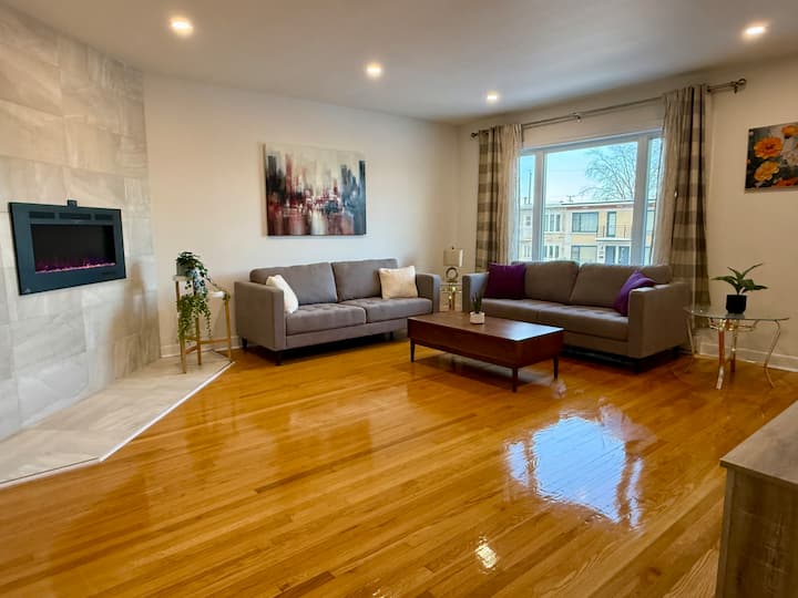 Luxury & Tranquility In A Modern Private Apartment - Montreal