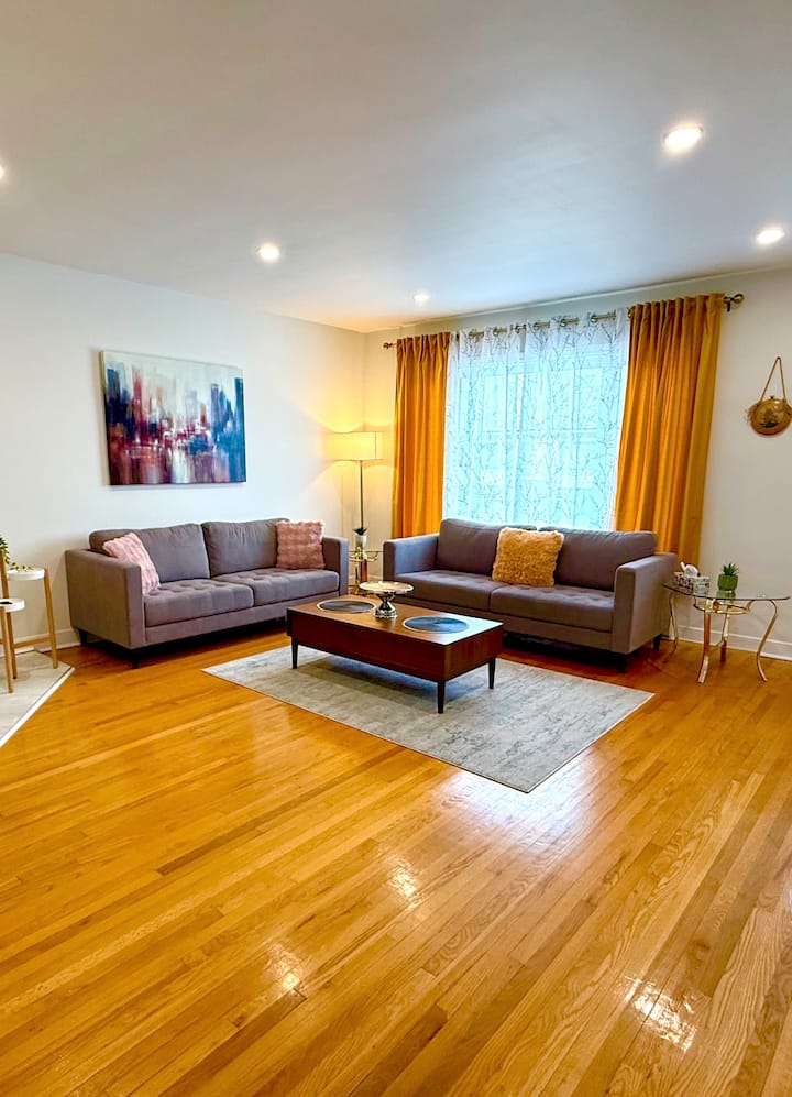 Luxury & Tranquility In A Modern Private Apartment - Montreal