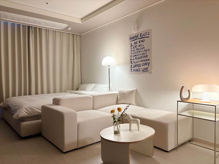 ℕ𝕖𝕨 𝕆𝕡𝕖𝕟 [1시퇴실] 리뷰이벤트/동성로/교동/종로 초인근 위치 여행.출장 - 大邱