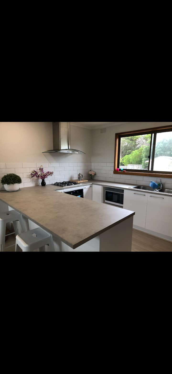 Tyrone Walk To Beach Renovated With Bay Glimpses - Sorrento