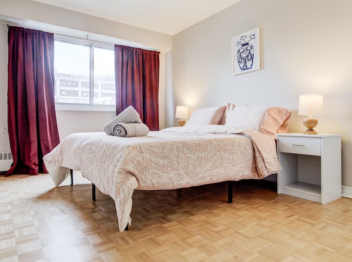 Crescent Vibes | Downtown Montreal 1 Br - Montreal