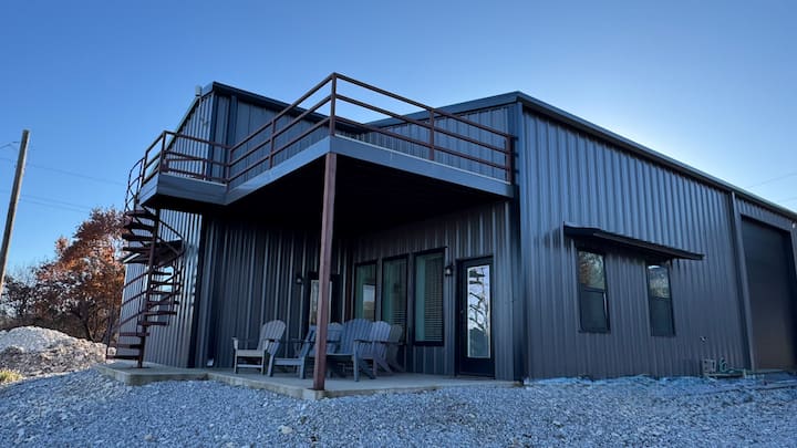 Lake Barndo With A View - Gainesville, TX