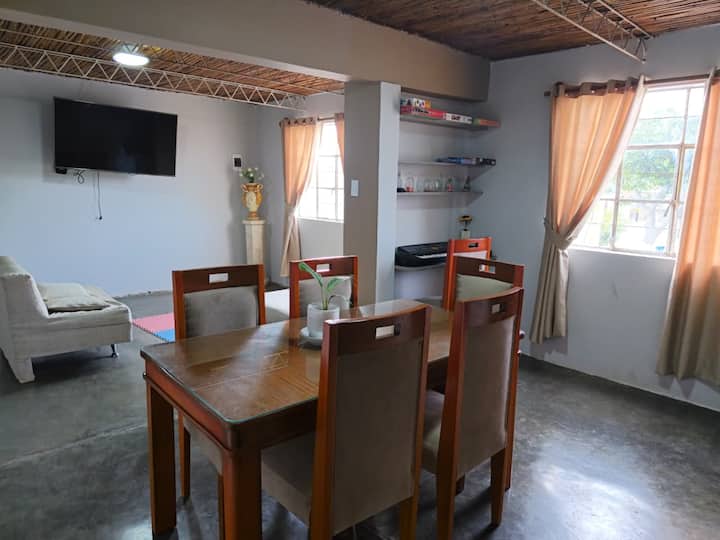 Alojamiento Tranquilo Con Cocina, Frente Al Parque - Pacasmayo