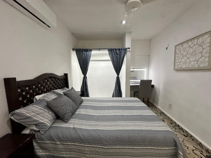 Casa A Pasos Del Malecón Con Garage Privado - Campeche