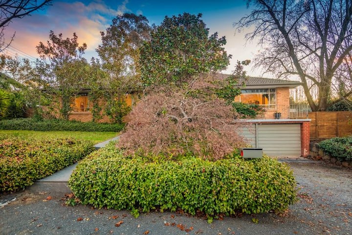 Star Jasmine Garden Retreat-close To City/hospital - Canberra