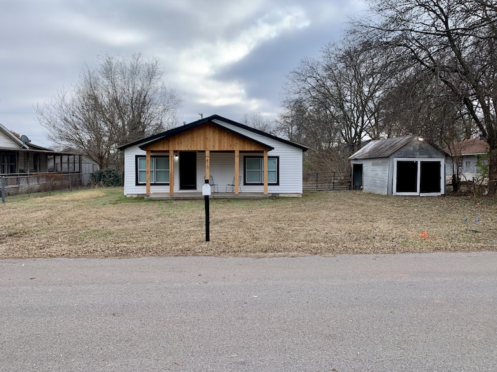 Modern Bungalow - Dahlgren Lake, OK