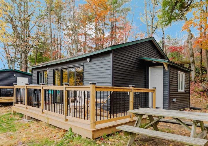 #11 Pine Lake • Cozy Long-term Cottage (2-bdr) - Bracebridge