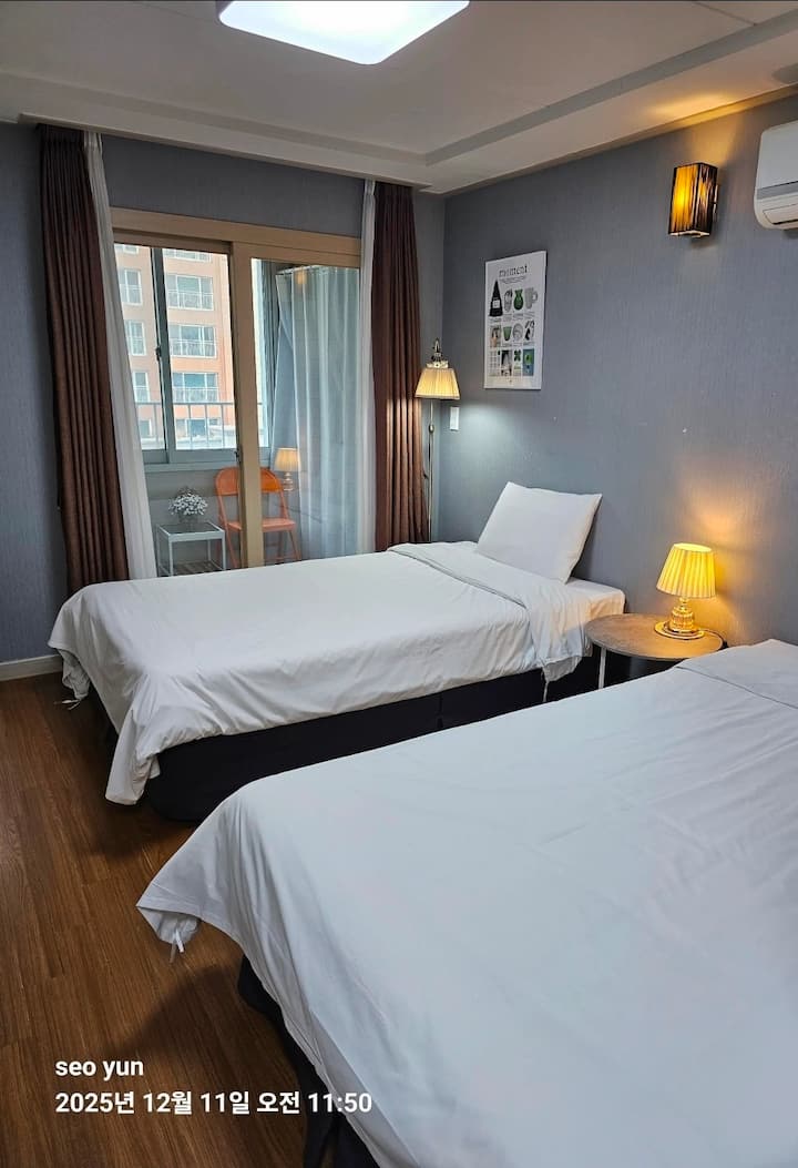 윤스테이1/ 공항5분 / 롯데면세점1분/ 신라면세점6분 / 제원바오젠거리3분 / 넷플릭스 - Jeju