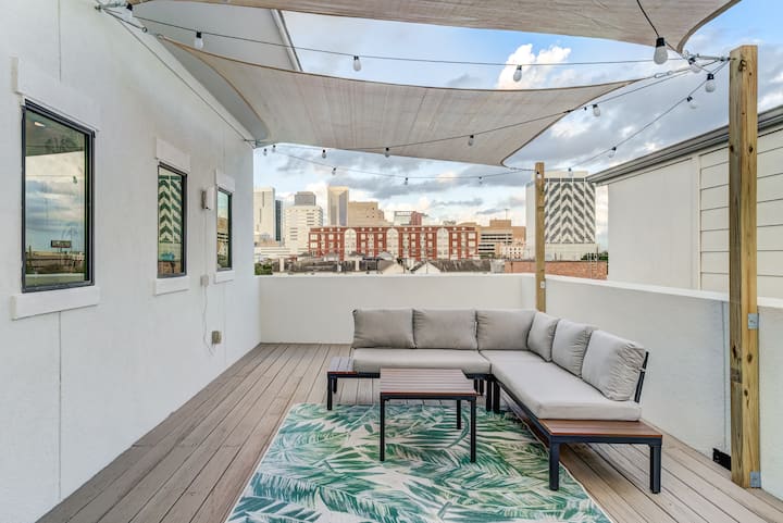 Modern Midtown Getaway With City Views - 休斯敦
