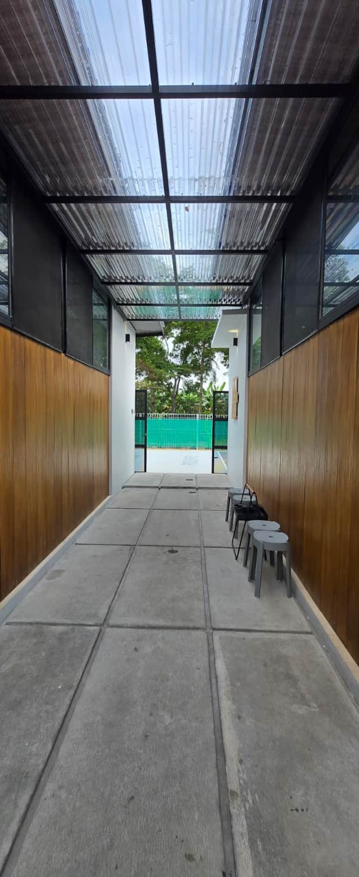 Pickle N Pod 1+2. Fun Villa With Pickleball Court - Sukoharjo