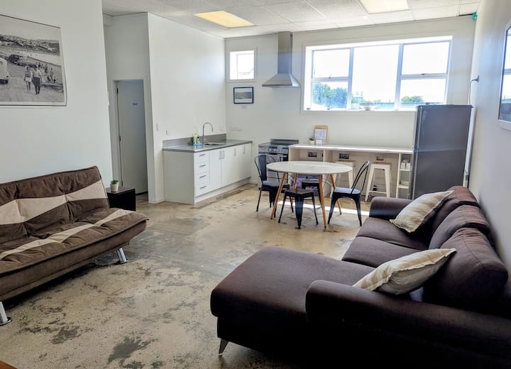 Titahi Bay Beach Central Apartment - Porirua
