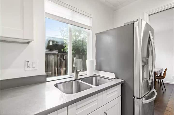 Abby's Home/studio/kitchen/bath/ac/heater/private - Palo Alto, CA