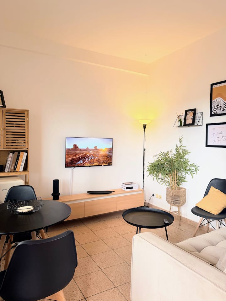 Cozy Airport View Appartment - Benin