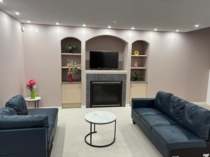 Premium Comfort Bright And Spacious Home - Edmonton