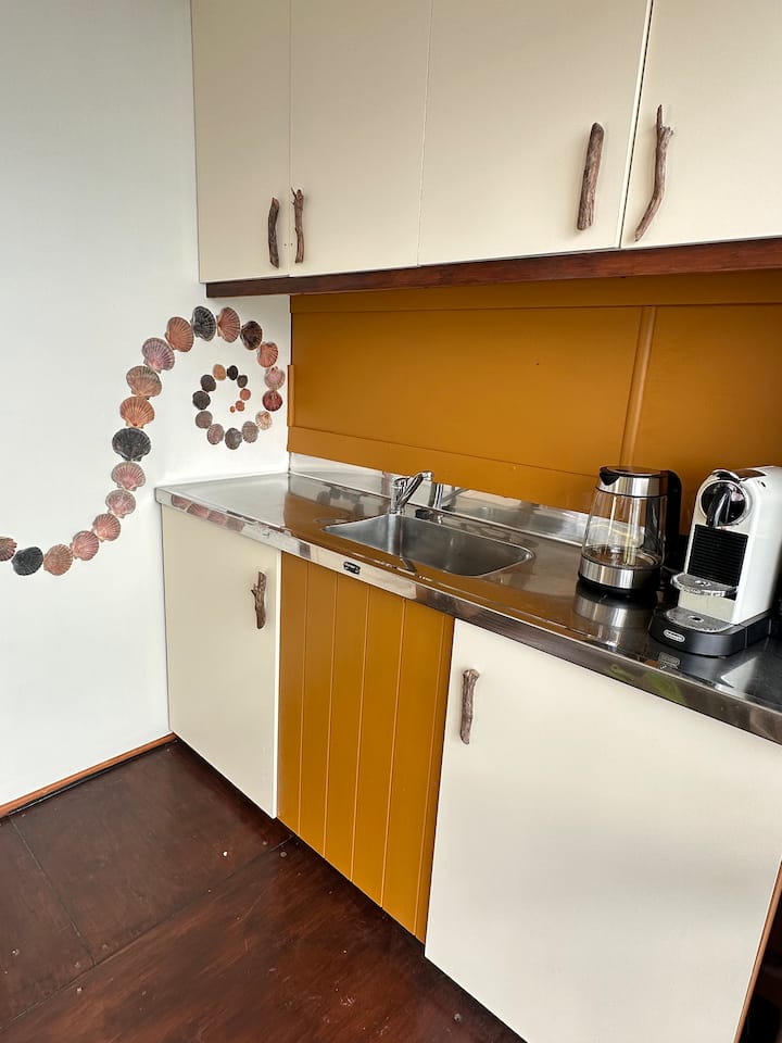Pandora Cottage Beachfront - Raglan