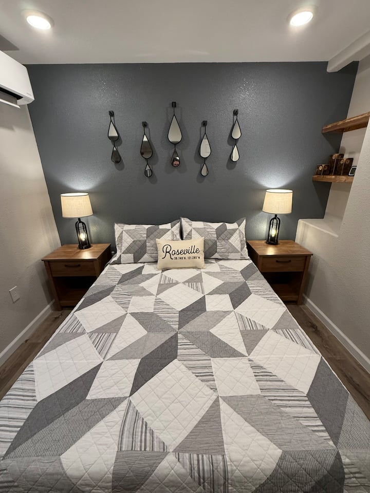 Petite Nostalgia ~ Private 1bd1ba - Roseville, CA