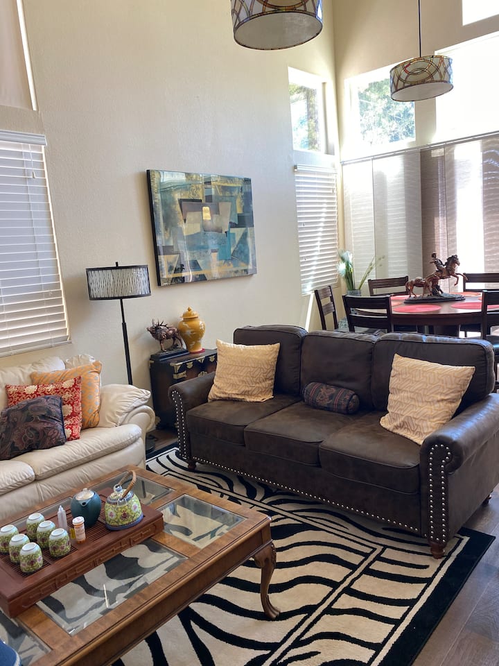 Stylish Entire Home Sleeps 6 Centrally Located - Vista, CA