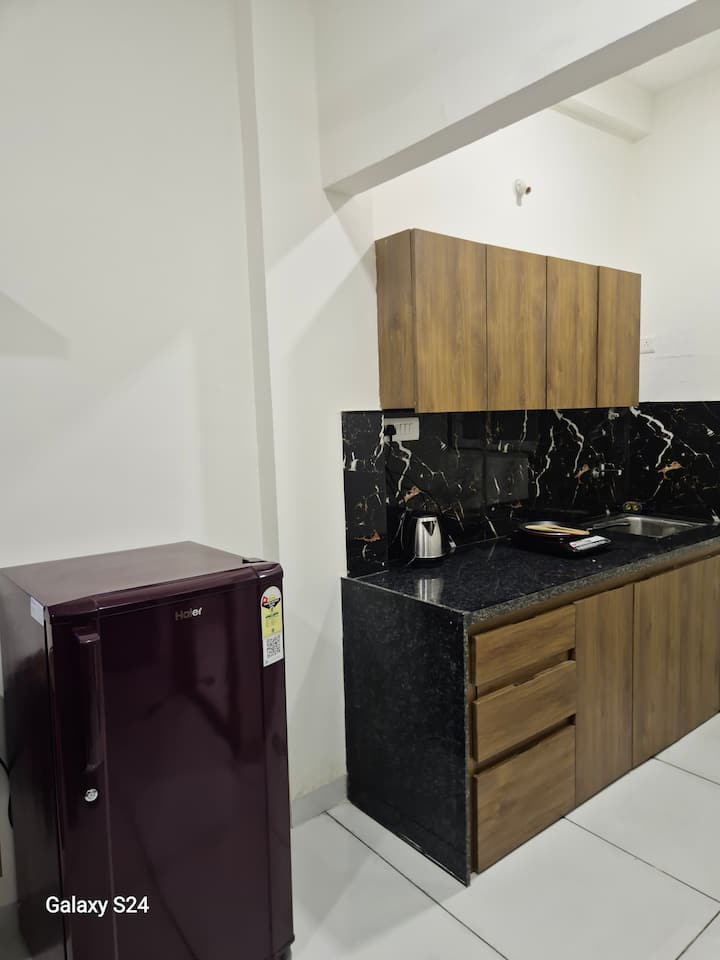 Central/affordable/peaceful/modern 1bhk - Indore