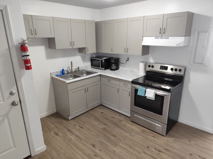 2 Modern Unit Near Airport/google/qts - Cedar Rapids, IA