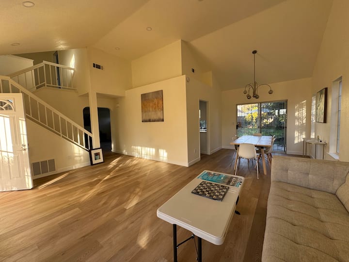 A Sunny Bright Home In Vallejo / 3b2.5b - American Canyon, CA