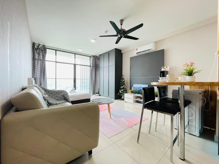 Liberty Ampang Modern Studio | Balcony + Wifi - Hulu Langat