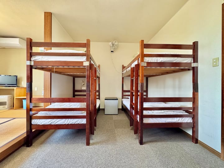 Beautiful Mountain With Large Group (225) - Date