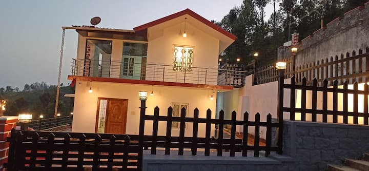 Indivastays - Moon Stone - 3bhk Premium Villa - Ooty