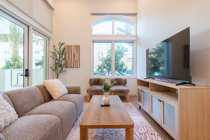 Modern King 2b2b｜pool & Spa｜smart 4k Tvs In All Rm - Claremont, CA