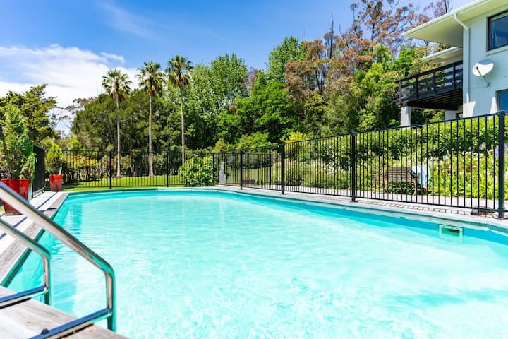 Rural Mangawhai Getaway With Pool - Mangawhai