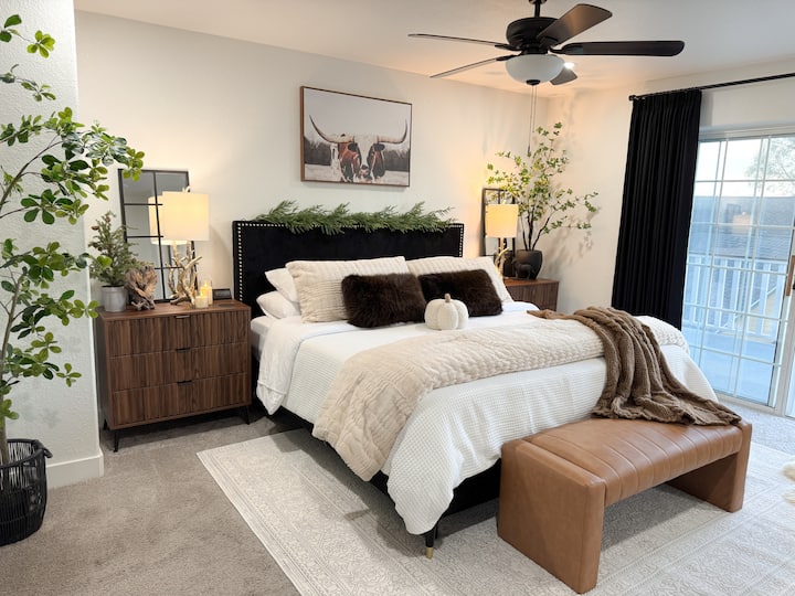 Lux | Views | Deck | Fire Pit | 3br | Sleeps 9 - Lakeside