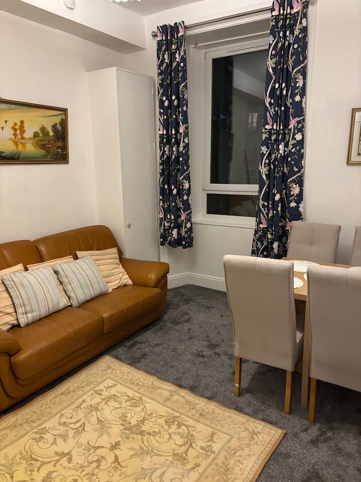 Newly Renovated Apartment In Edinburgh City Centre - Edinburgh
