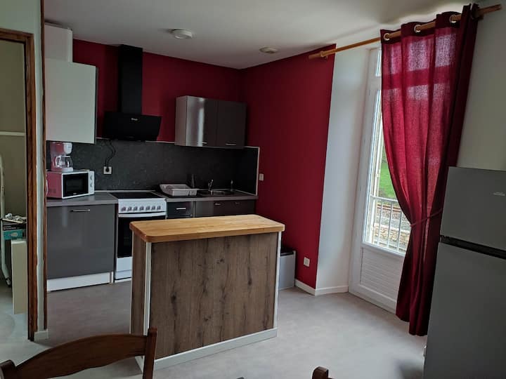 Appartement Avec 2 Chambres - Égletons